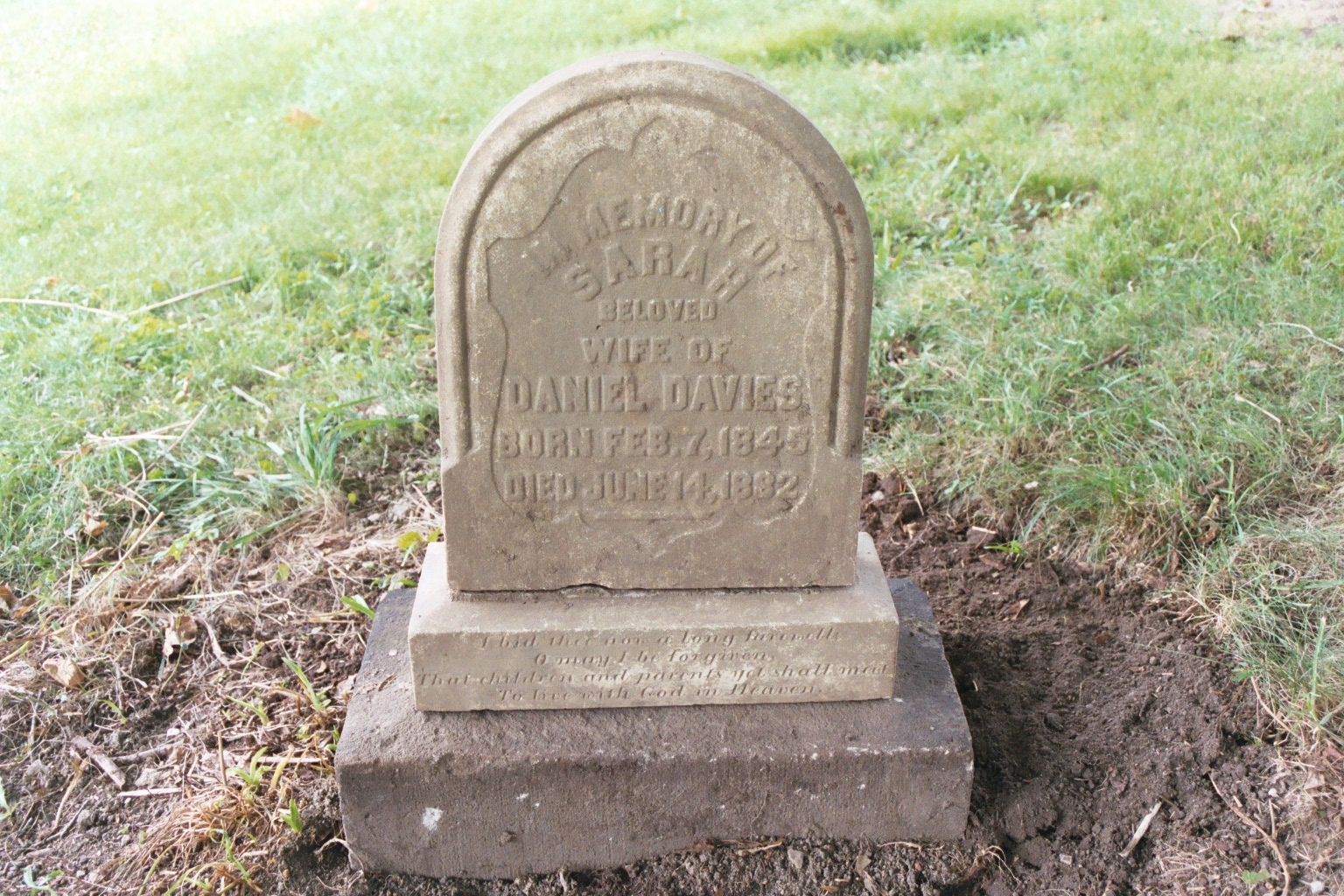 Davies Tomb – St. Clair Cemetery