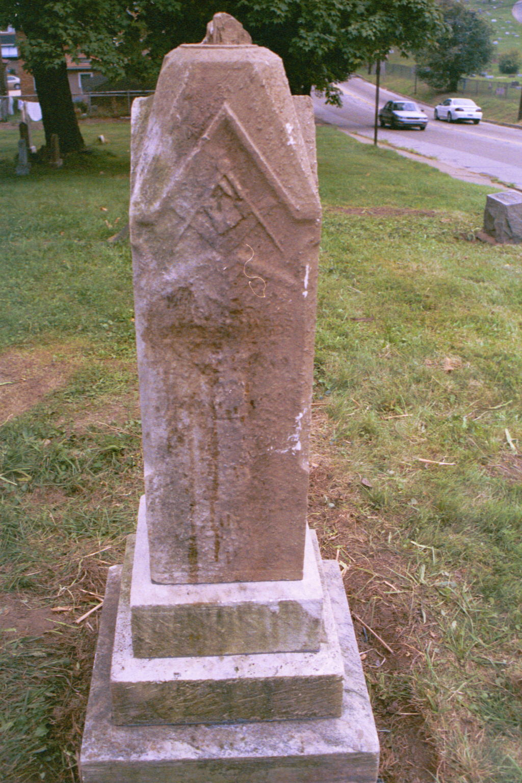 Moore Tomb – St. Clair Cemetery