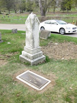 Moore Tomb – St. Clair Cemetery