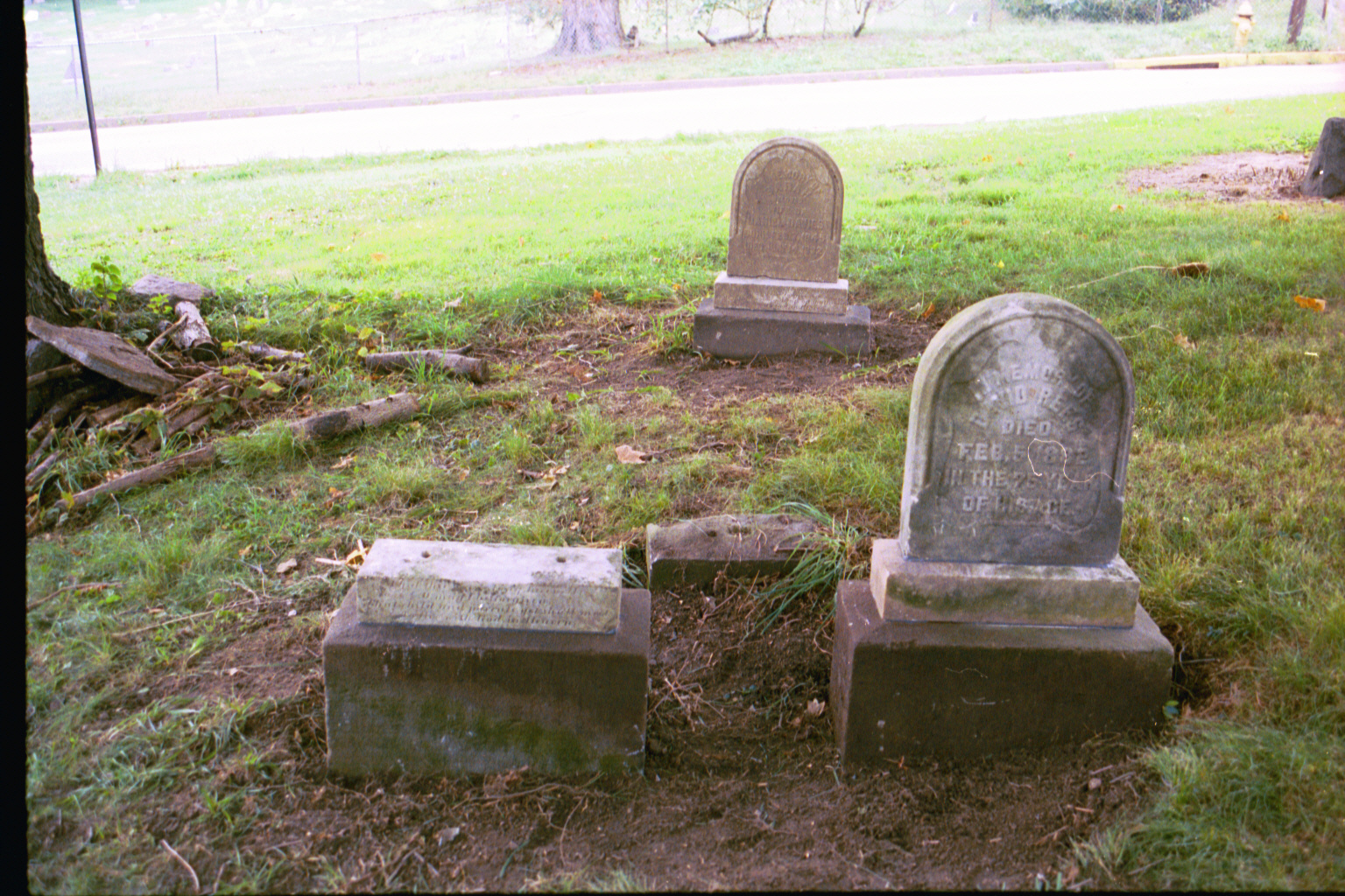 Rees Tomb – St. Clair Cemetery