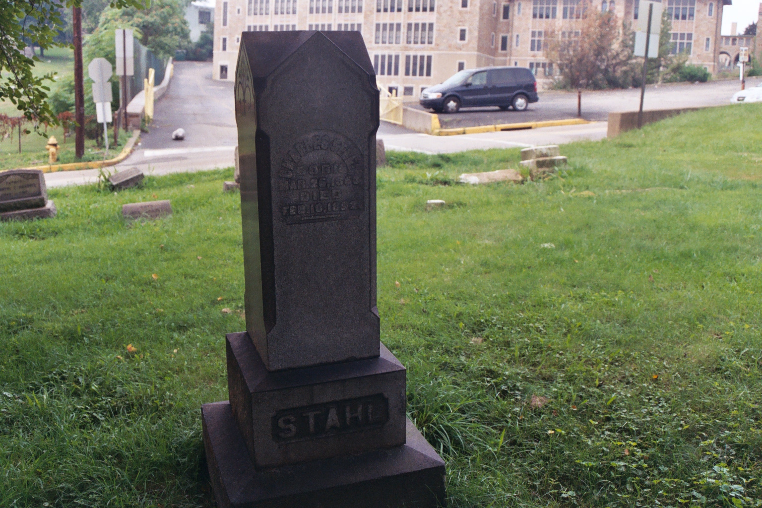 Stahl Tomb – St. Clair Cemetery